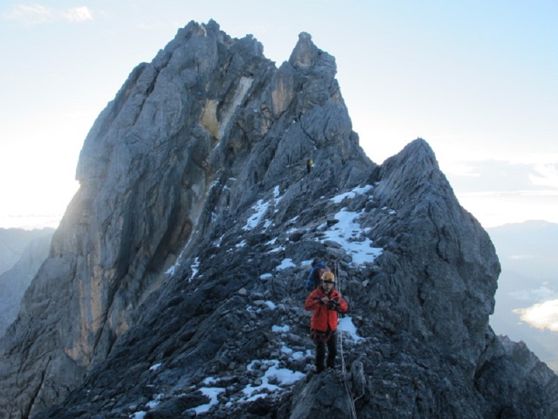 Carstensz Pyramid – The Seven Summits of Indonesia